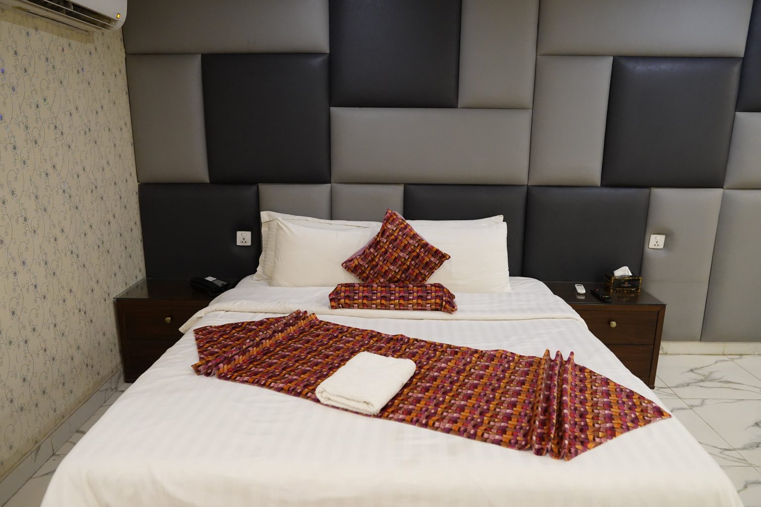 Booking – Grand Millennium Hotel